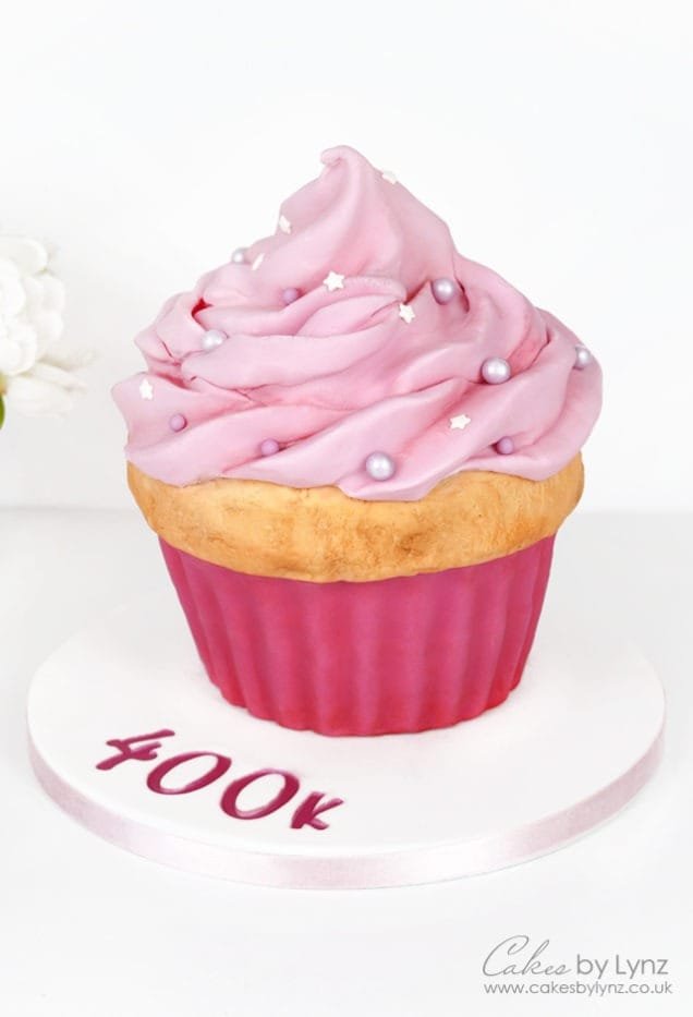 How to make a Realistic Giant Cupcake - Plus 400k Subscribers - Cakes ...