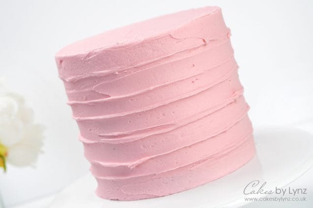 Adding Texture onto Buttercream Cakes - Cakes by Lynz