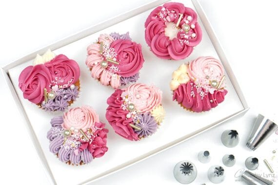 Piping a Box of Cupcakes - Piping Techniques - Cakes by Lynz
