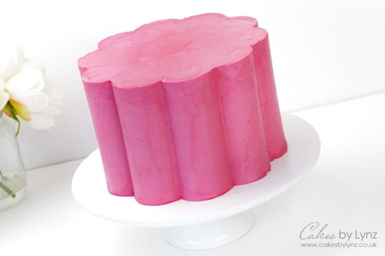 How to make a Scallop Shaped Cake - Cakes by Lynz